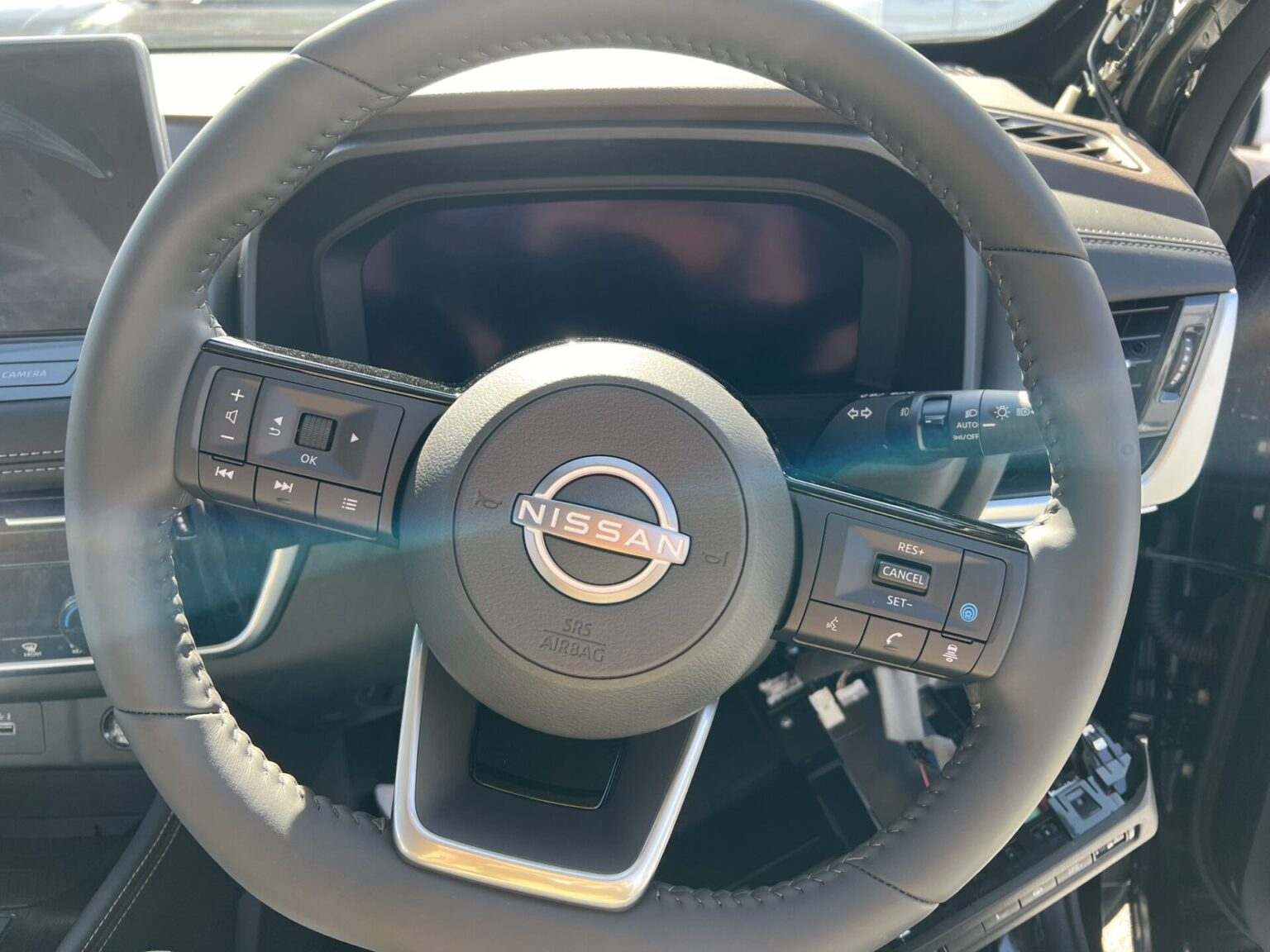 エクストレイル(T33:日産)に、走行中でもテレビが見れるTVキット(TVキャンセラー)を取り付ける方法・やり方 | DIYでプチカスタム