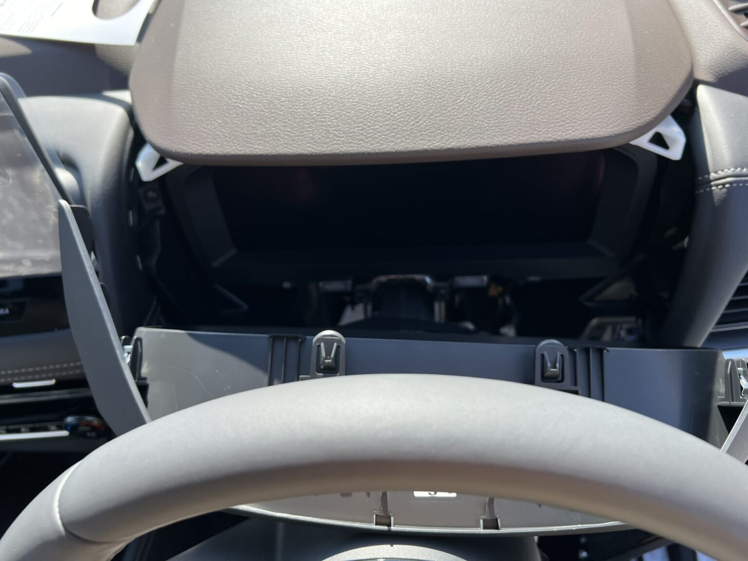 エクストレイル(T33:日産)に、走行中でもテレビが見れるTVキット(TVキャンセラー)を取り付ける方法・やり方 | DIYでプチカスタム