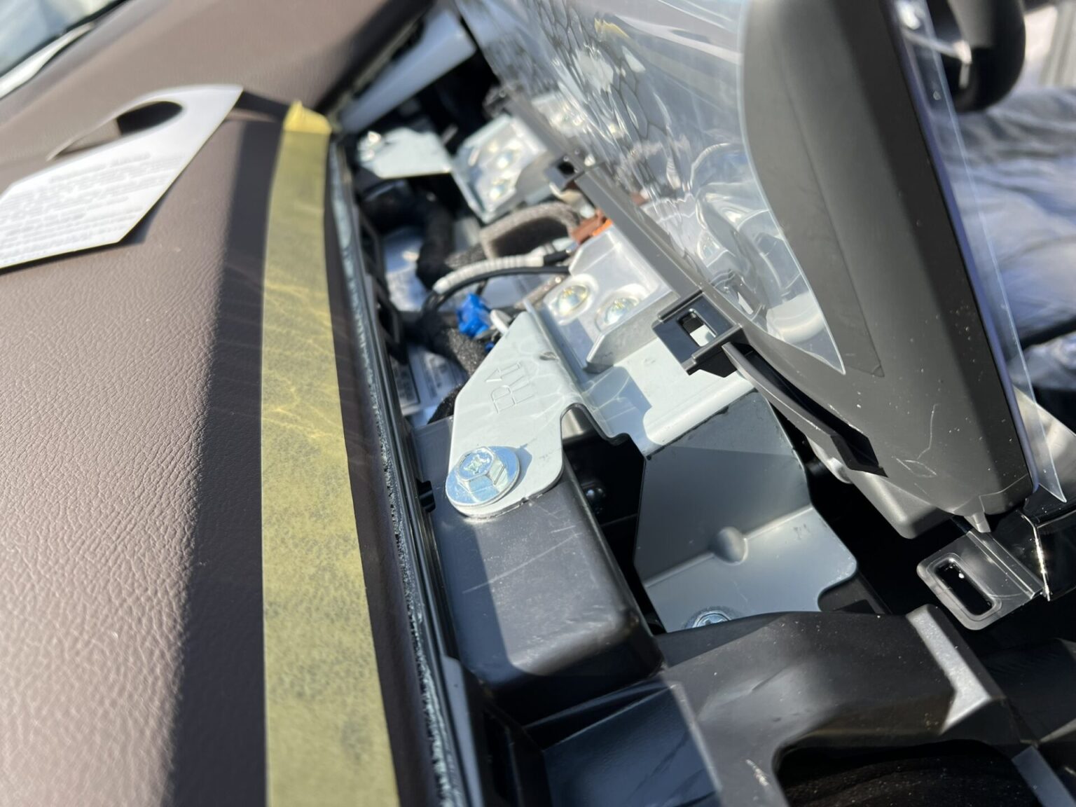 エクストレイル(T33:日産)に、走行中でもテレビが見れるTVキット(TVキャンセラー)を取り付ける方法・やり方 | DIYでプチカスタム