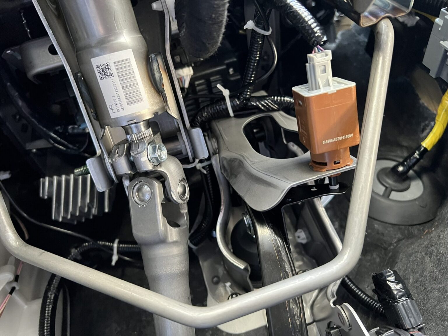 エクストレイル(T33:日産)に、走行中でもテレビが見れるTVキット(TVキャンセラー)を取り付ける方法・やり方 | DIYでプチカスタム