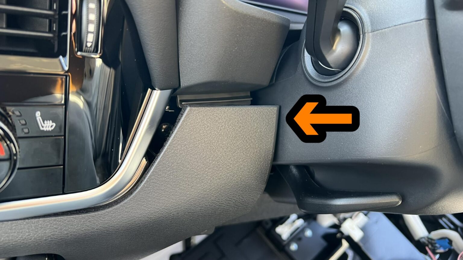 エクストレイル(T33:日産)に、走行中でもテレビが見れるTVキット(TVキャンセラー)を取り付ける方法・やり方 | DIYでプチカスタム